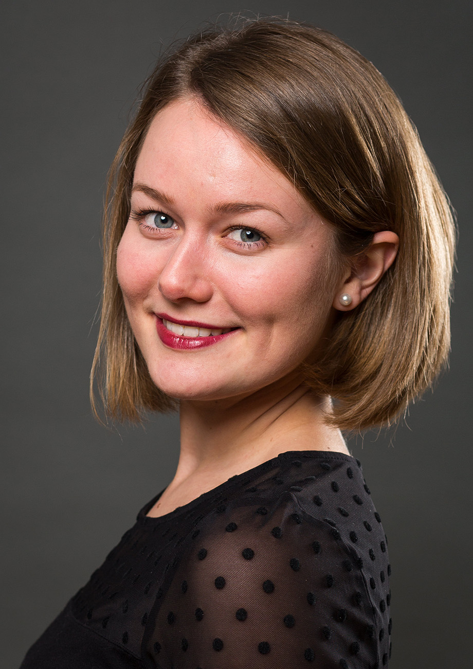 La Dame Blanche – Meet the cast | Laura Zeiger